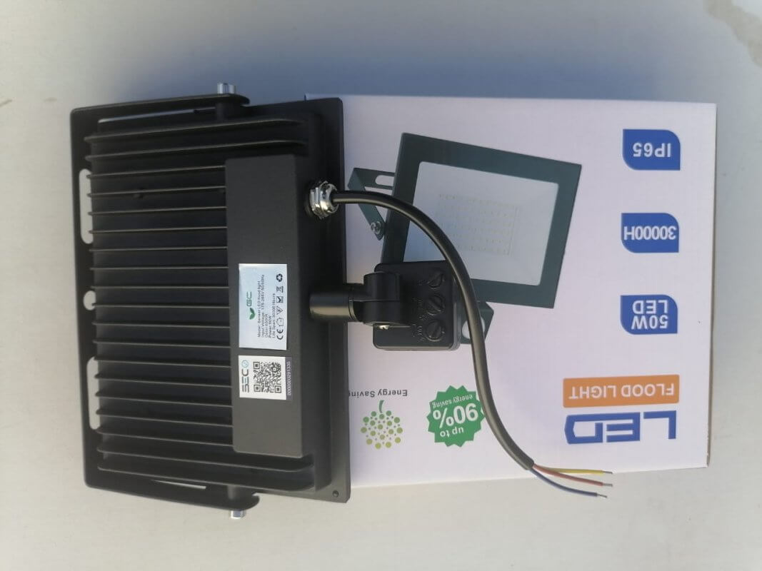 Foco Proyector 50w C/sensor Certificacion Sec Ip65 6500k – Tienda Led